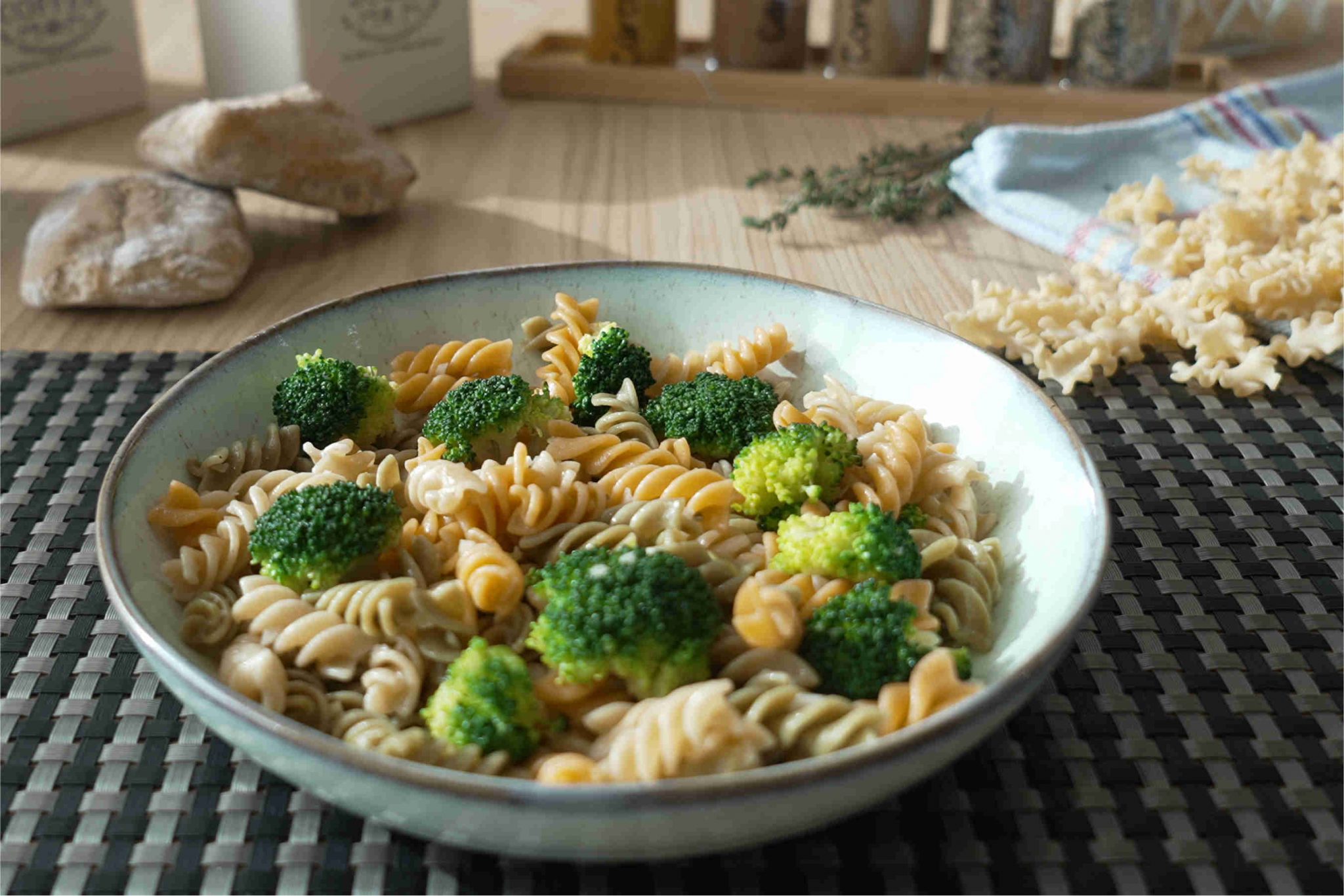 Pasta con brócoli, almendras y limón | Supermercados Froiz