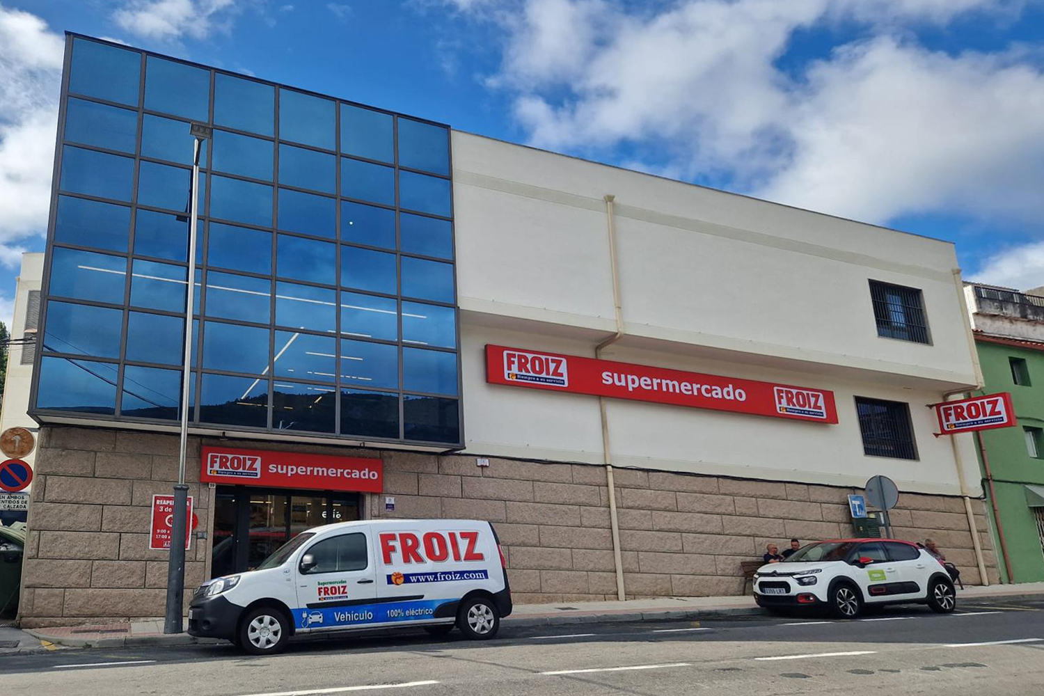 Froiz inaugura un nuevo supermercado en la localidad de Cerdedo ...